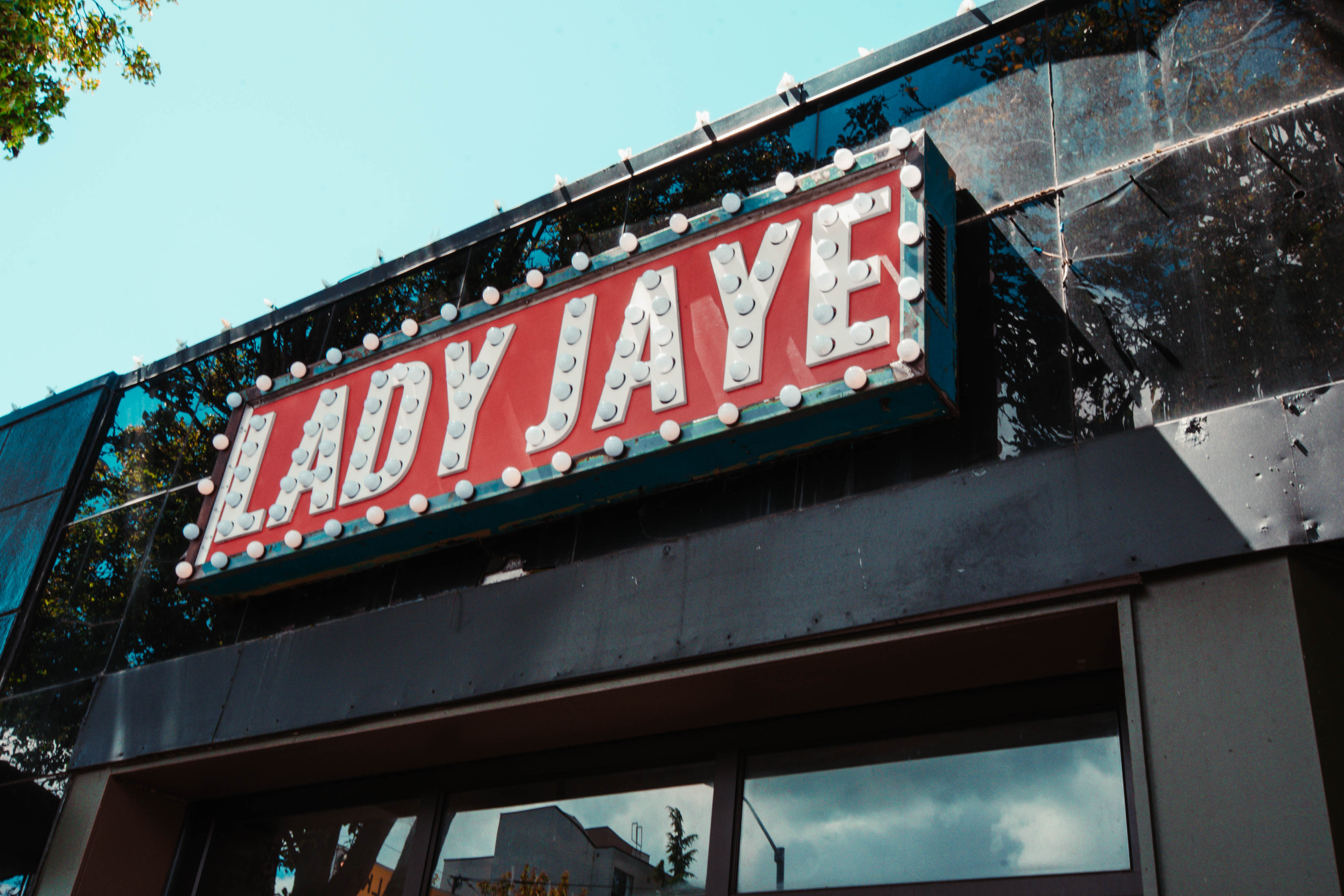 About Us | Lady Jaye